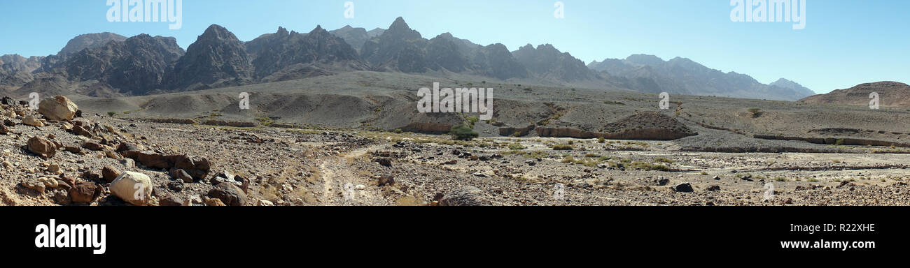 Dry riverbed and mountain in Jordan Stock Photo - Alamy