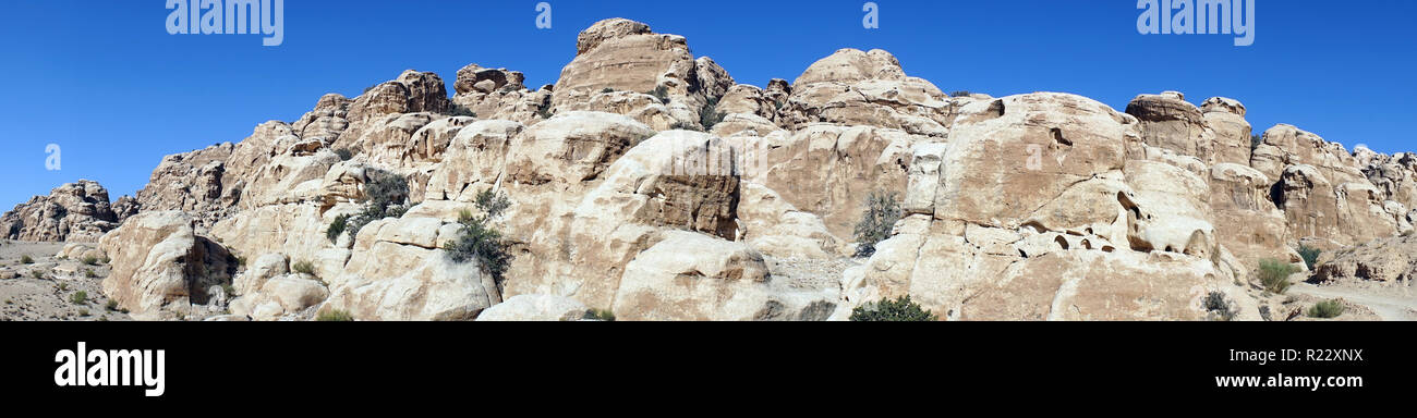 Mountain range with rocks in Jordan Stock Photo - Alamy