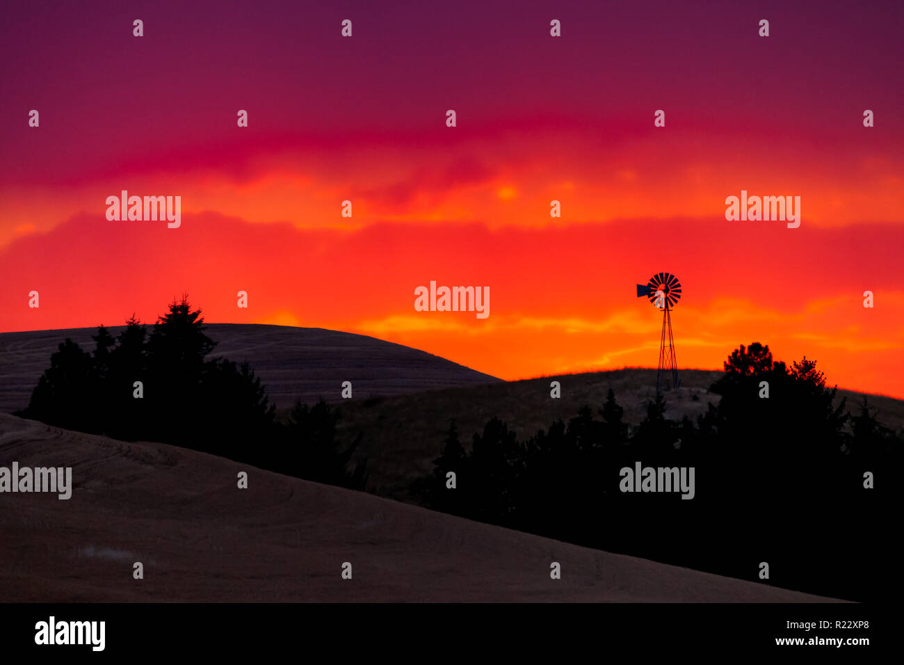 Old windmill in the Palouse of eastern Oregon, USA at sunset Stock ...