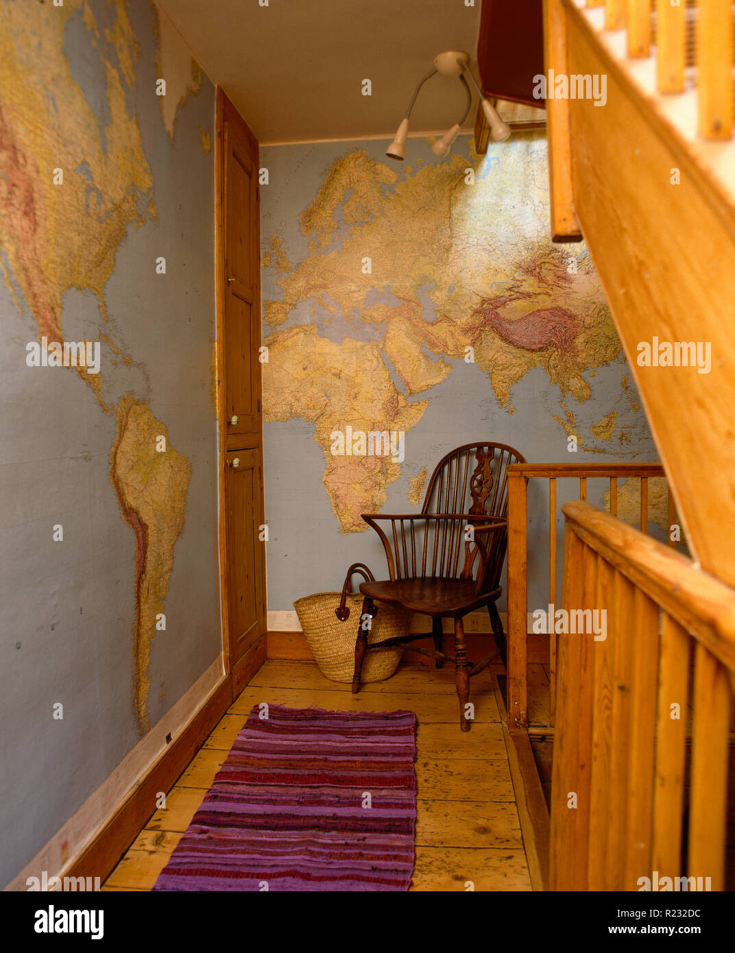 Covering map hi-res stock photography and images - Alamy