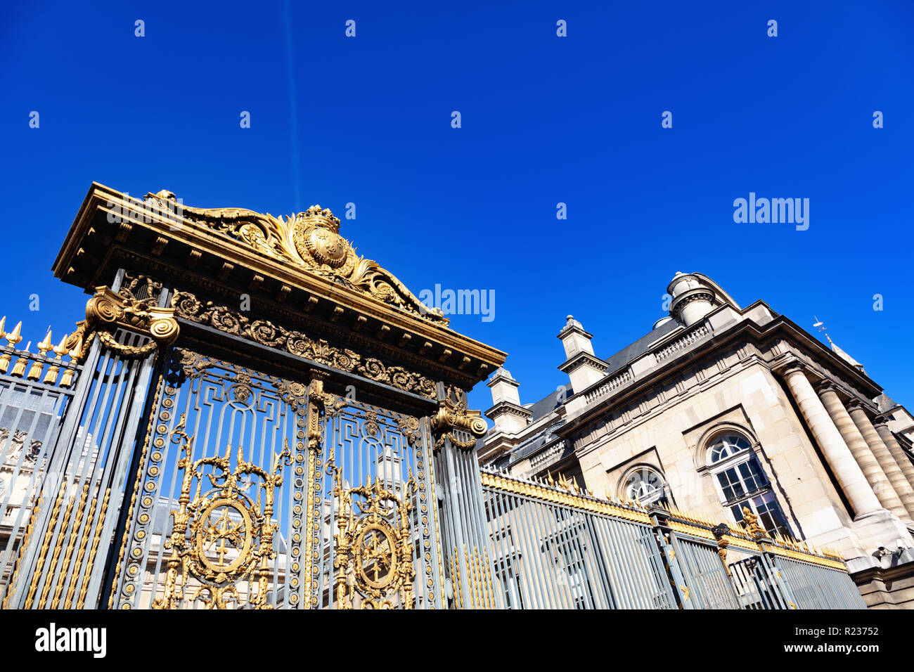 France, Paris, Ile de la Cité, October 5, 2018: Gateway to the ...