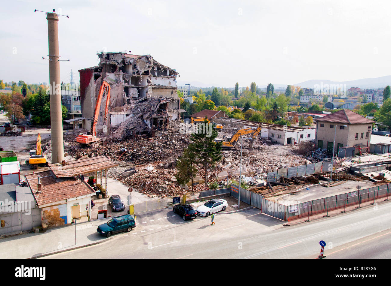 Demolish buildings hi-res stock photography and images - Alamy