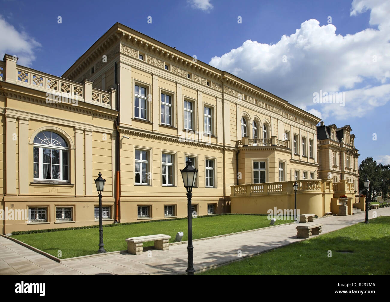 New palace at Ostromecko. Poland Stock Photo - Alamy