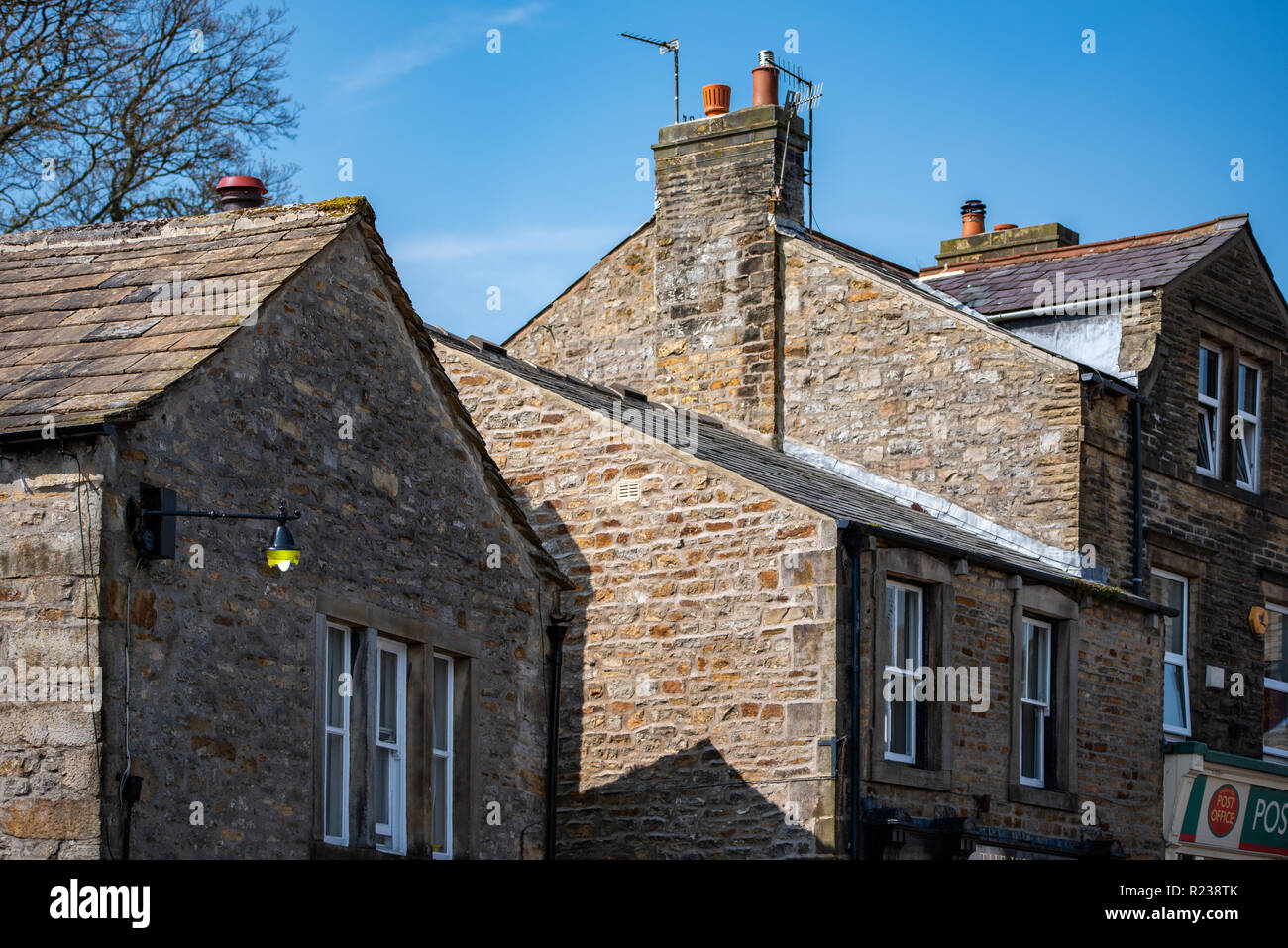 Yorkshire stone houses hi-res stock photography and images - Alamy