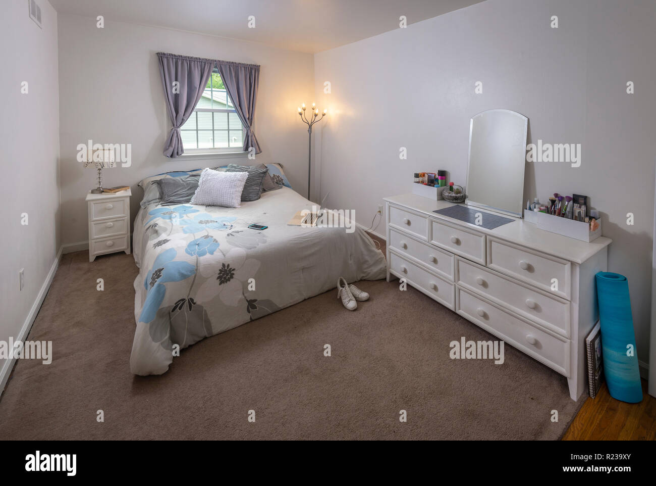 Bed bedroom hi-res stock photography and images - Alamy