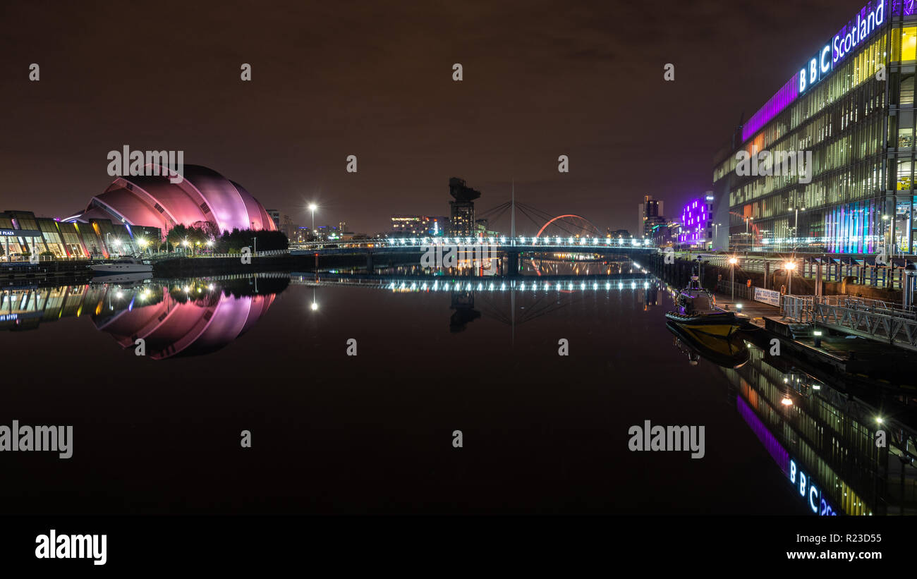 Glasgow, Scotland, UK - November 4, 2018: The River Clyde flows past ...