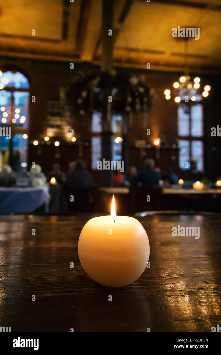 Candle pub dinner hi-res stock photography and images - Alamy