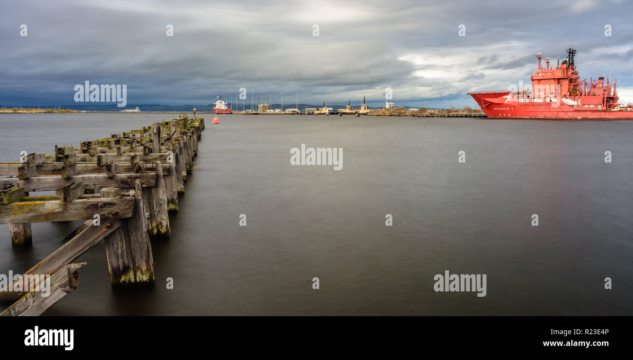 Abandoned boat docks hi-res stock photography and images - Alamy
