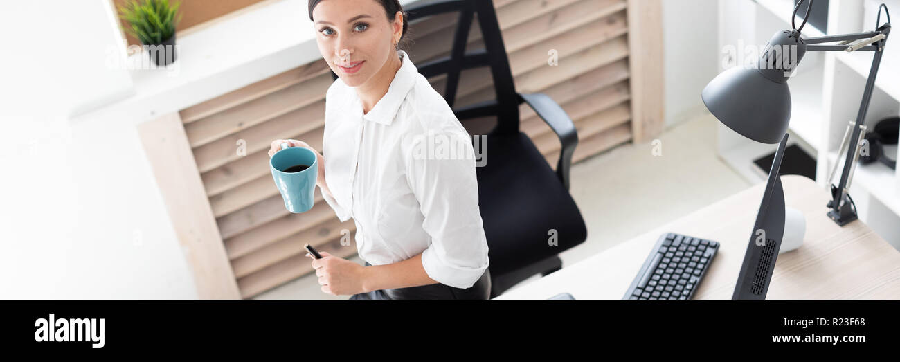 Woman sat down success hi-res stock photography and images - Alamy