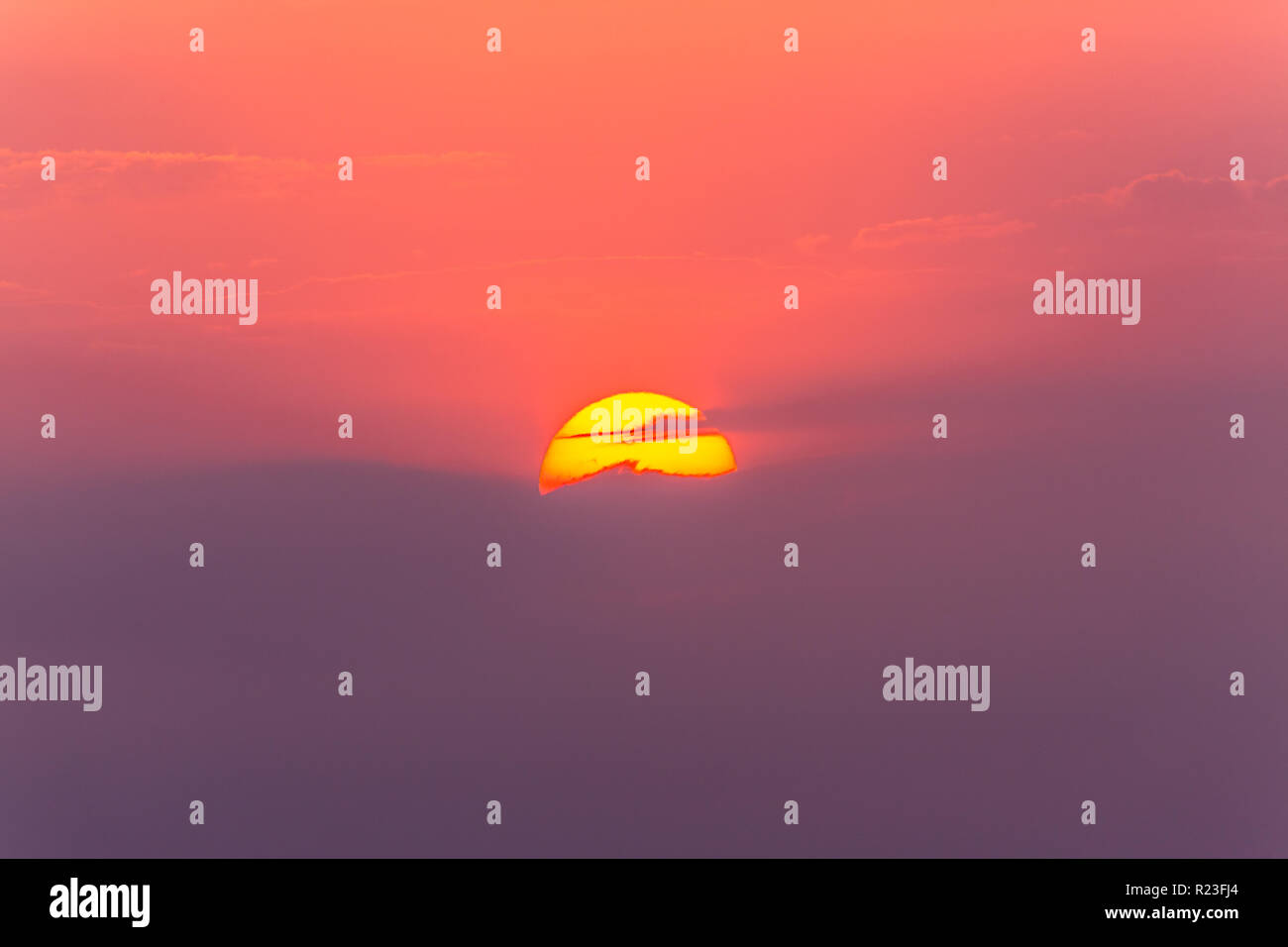 Beauty of our planet and our sun hi-res stock photography and images ...