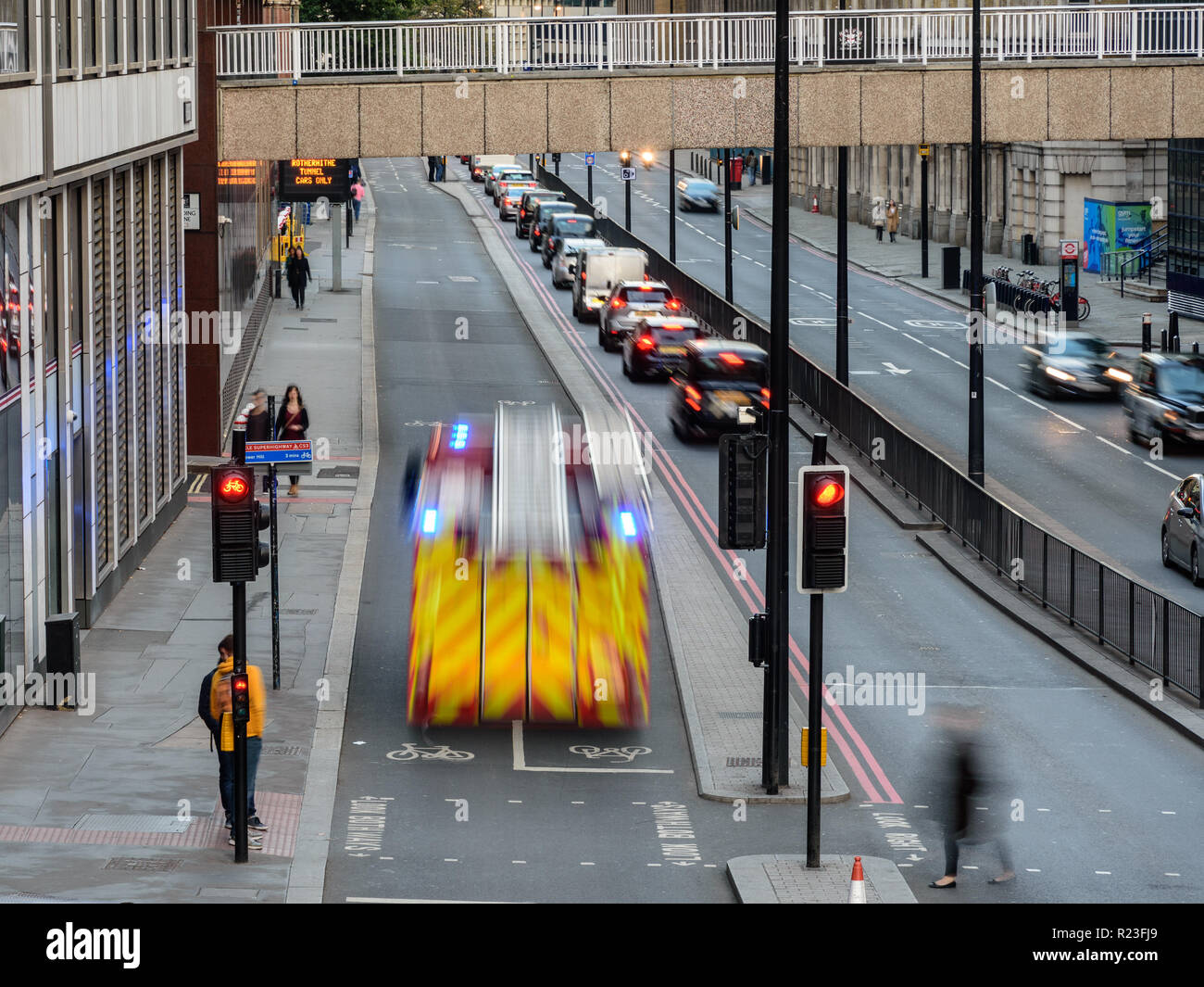 Emergency Lane Stock Photos & Emergency Lane Stock Images - Alamy