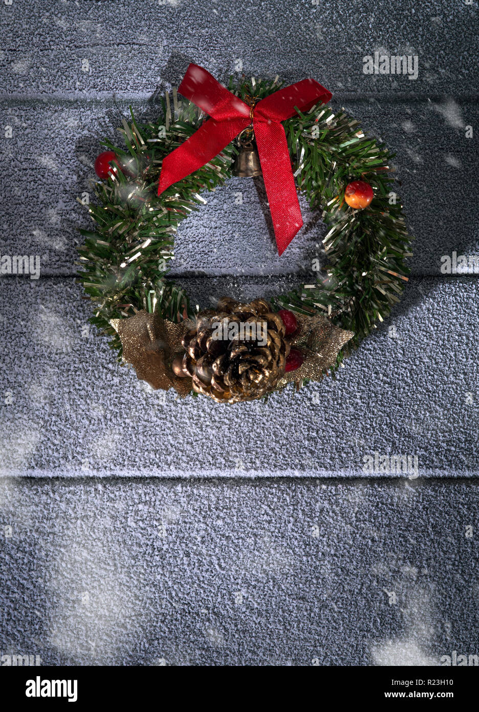 wood back wreath Stock Photo - Alamy
