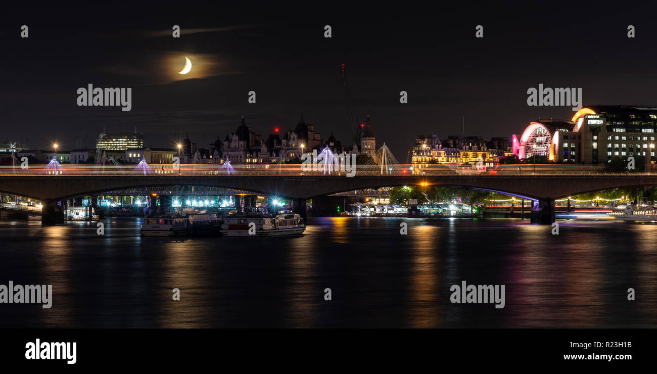 Moon sets over london hi-res stock photography and images - Alamy