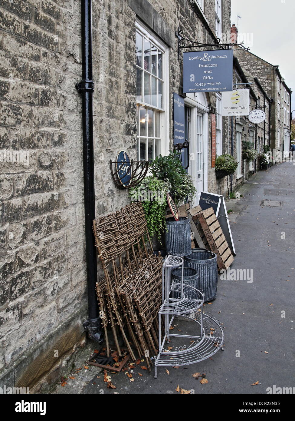 Quaint Shops in Helmsley, Yorkshire Stock Photo - Alamy
