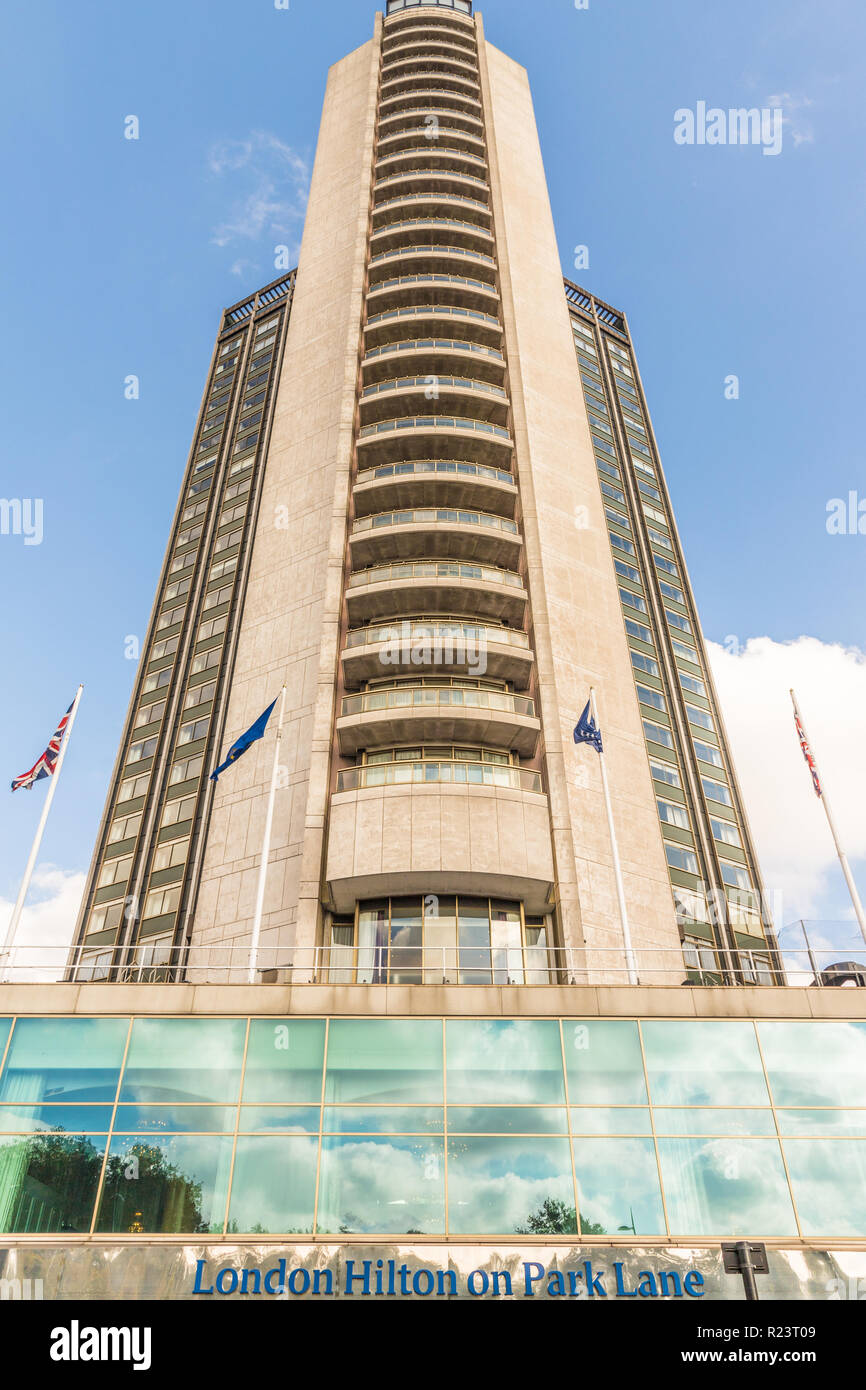 London hilton park lane exterior hi-res stock photography and images ...
