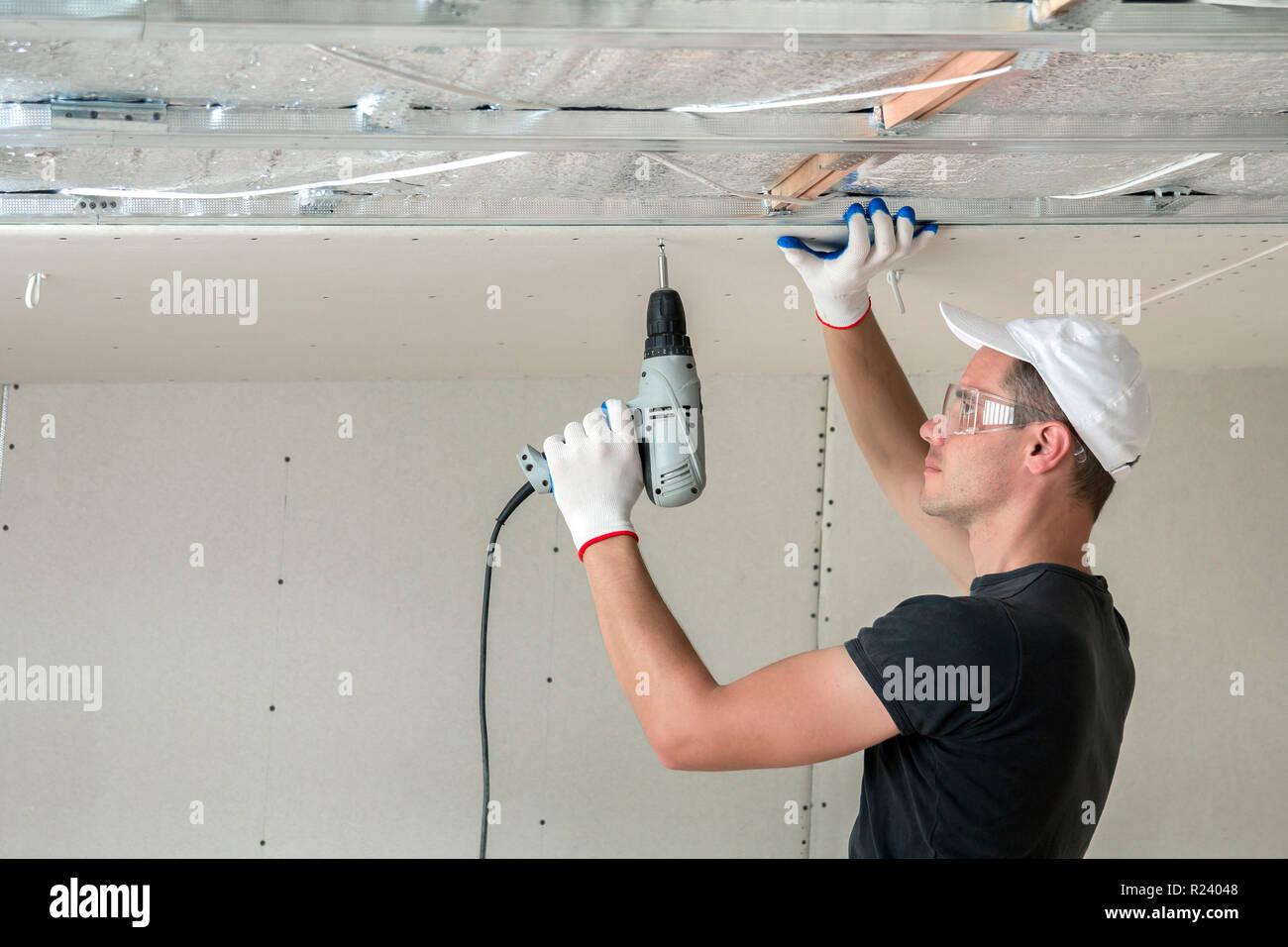 Insulated plasterboard hi-res stock photography and images - Alamy