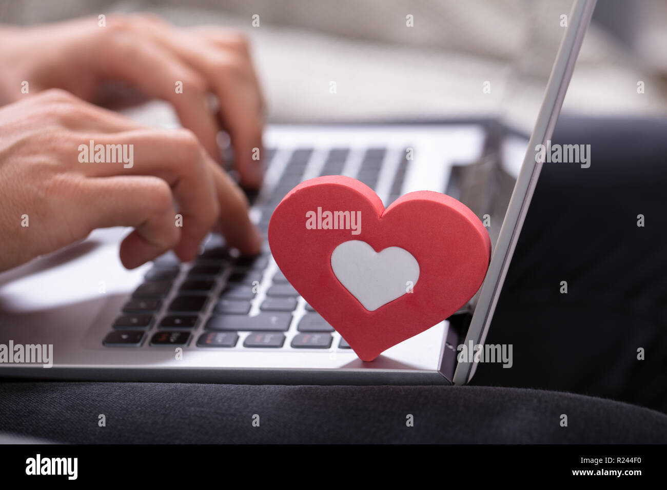 Red keypad with network symbol hi-res stock photography and images - Alamy