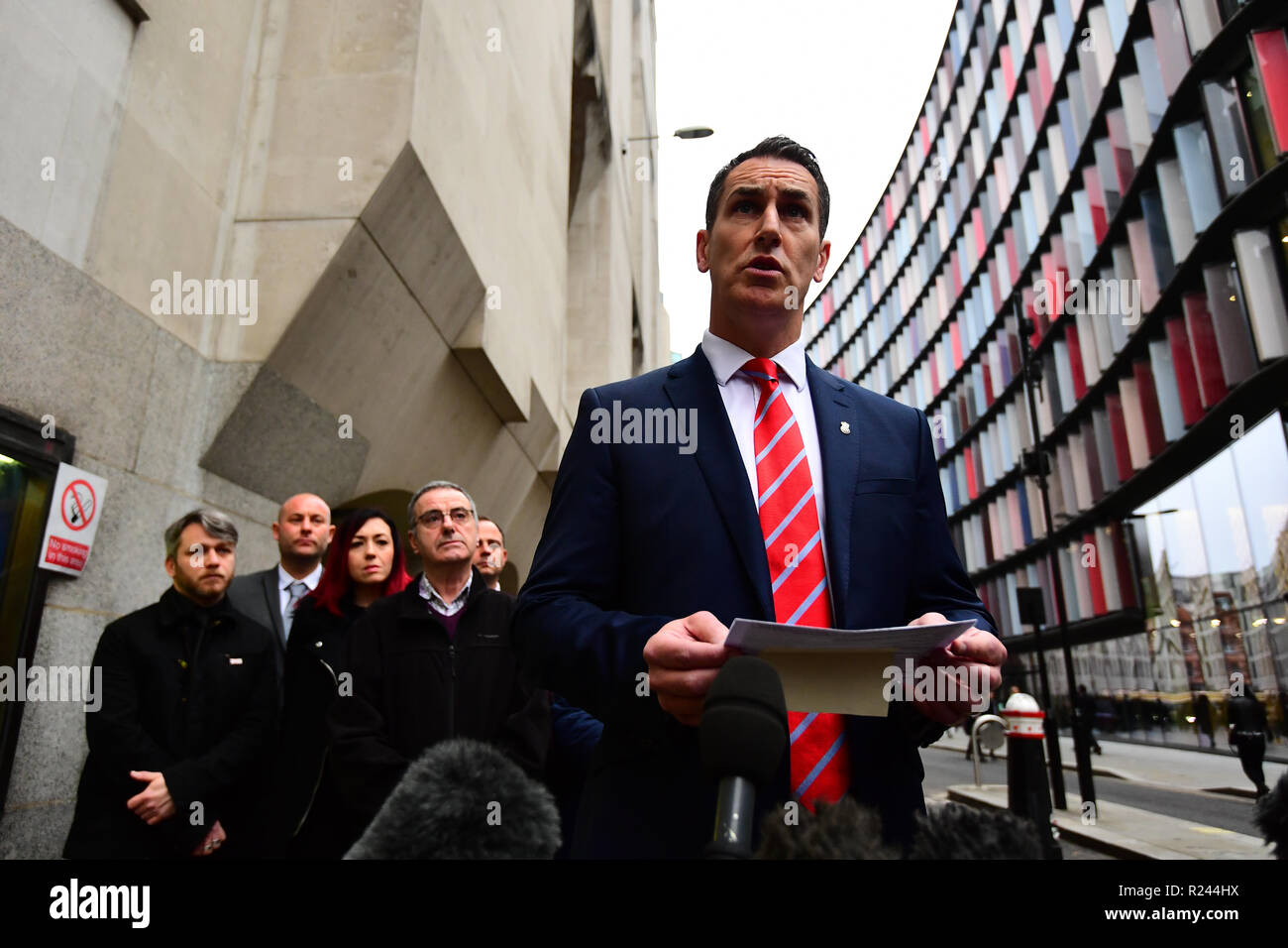 DCI Paul Considine speaking to reporters outside the Old Bailey in ...