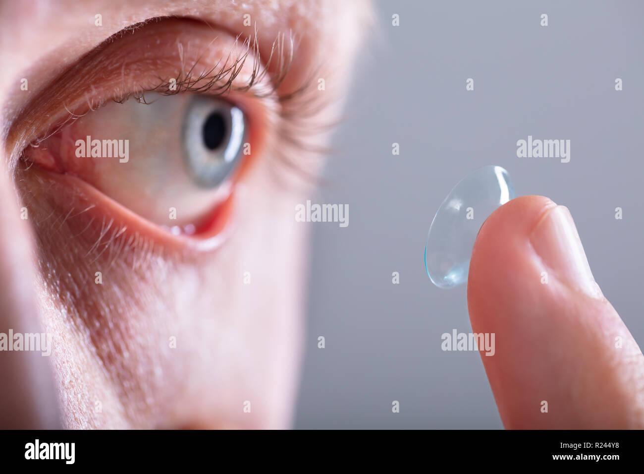 Human eye in focus hi-res stock photography and images - Alamy