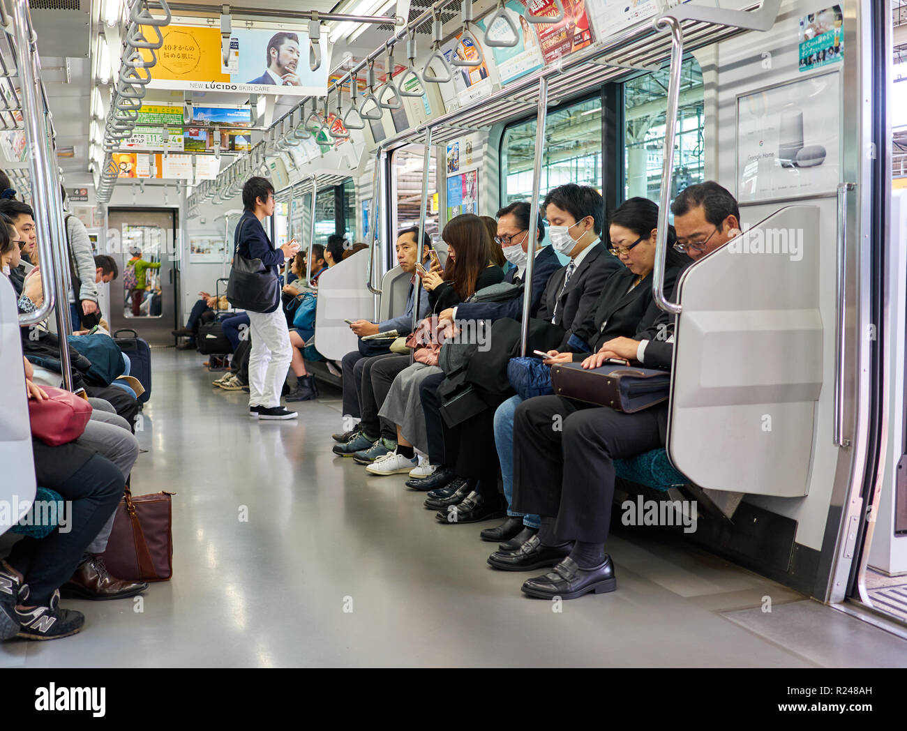Tokyo subway carriage subway carriage interior hi-res stock photography ...