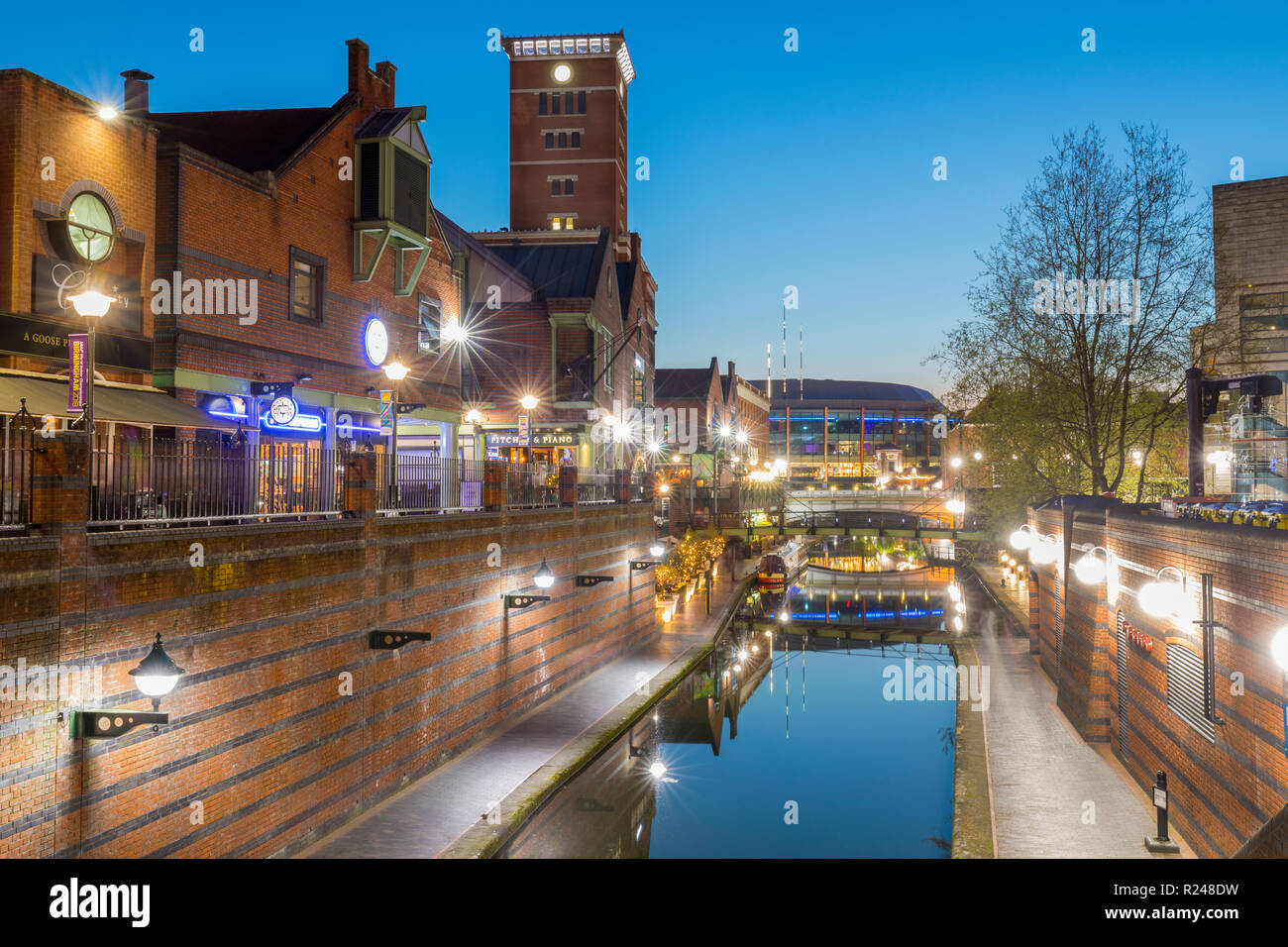Broad street line hi-res stock photography and images - Alamy