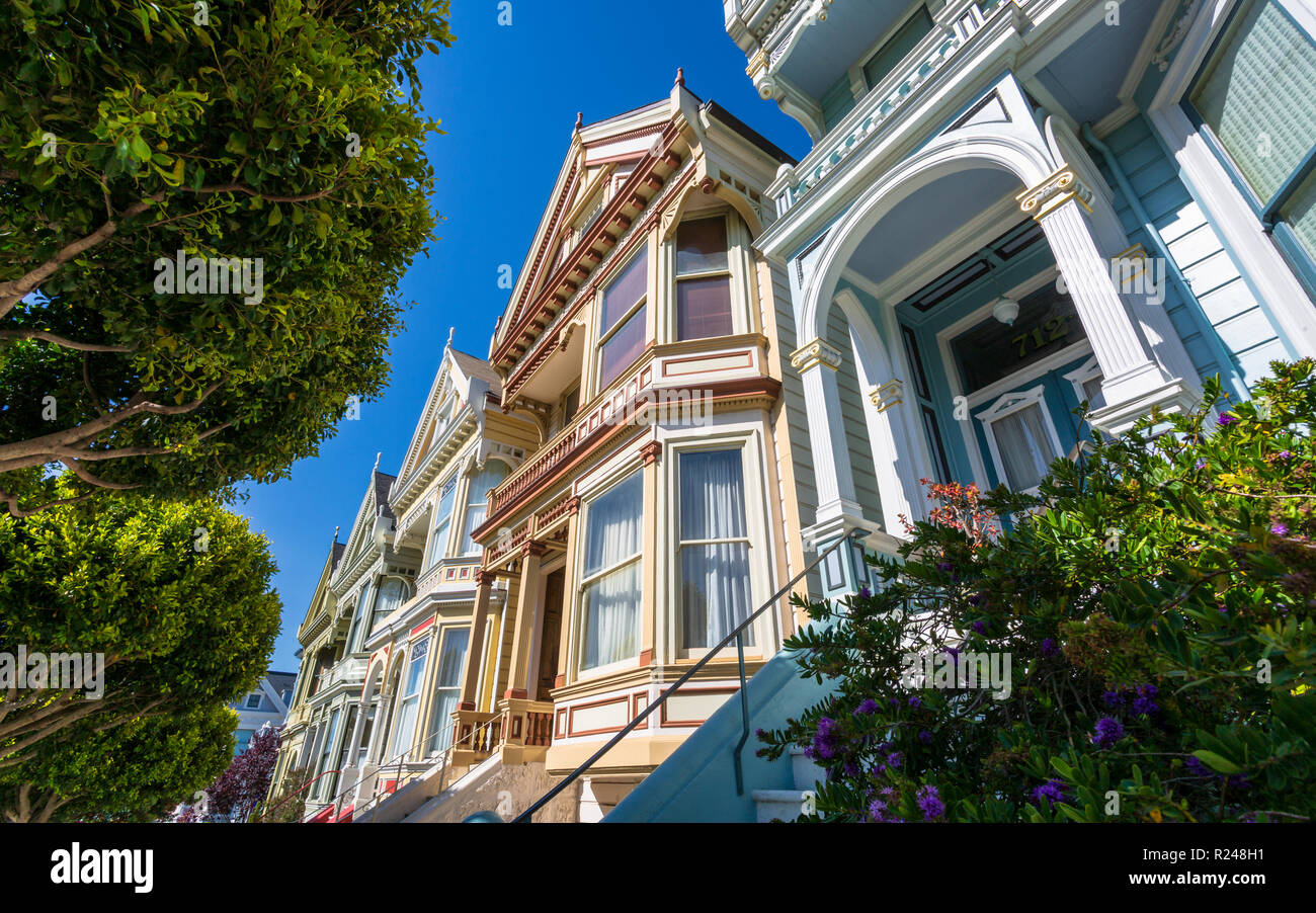 View of Painted Ladies, Victorian wooden houses, Alamo Square, San ...