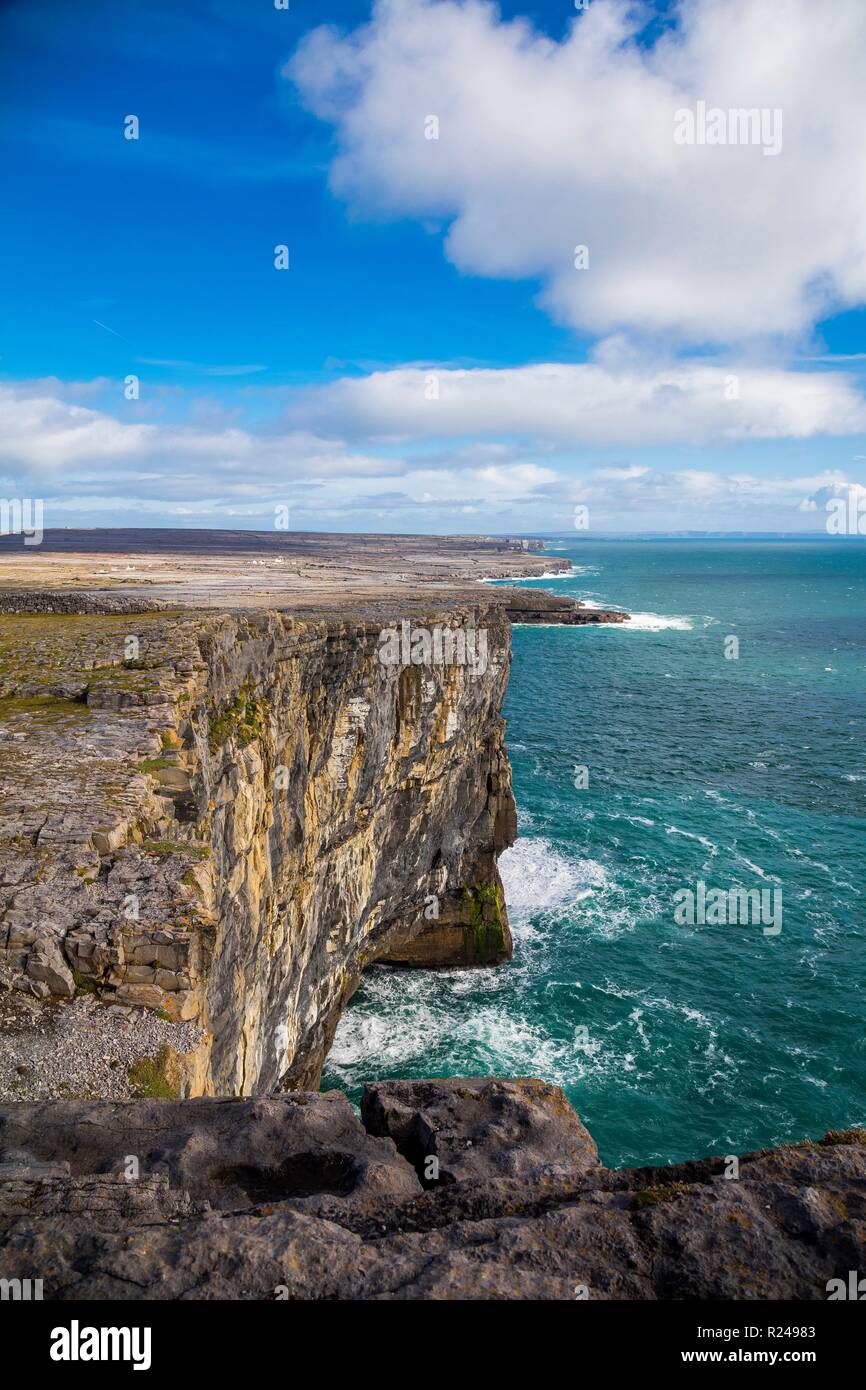 Ancient fort aran islands hi-res stock photography and images - Alamy