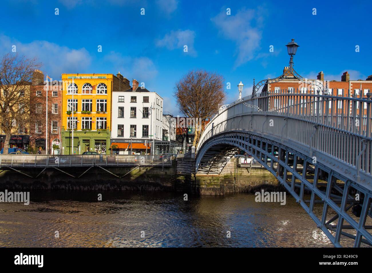 Arched metal footbridge hi-res stock photography and images - Alamy