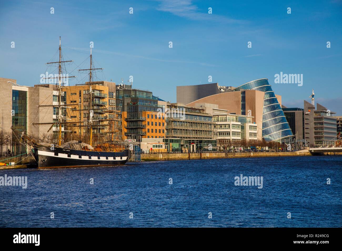 River liffey colour hi-res stock photography and images - Alamy