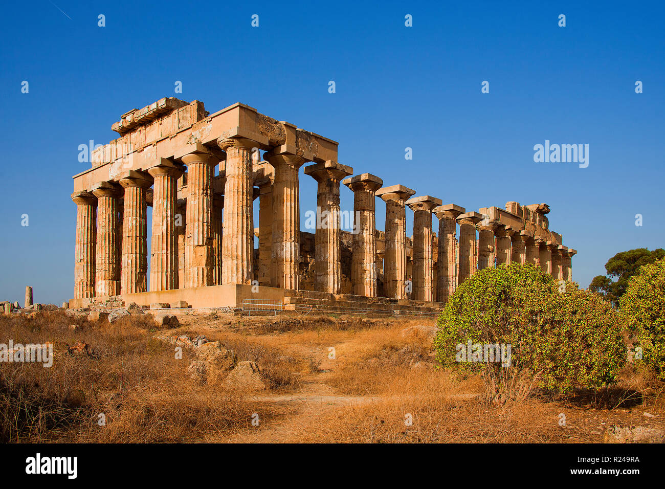 Old view selinunte ruins hi-res stock photography and images - Alamy