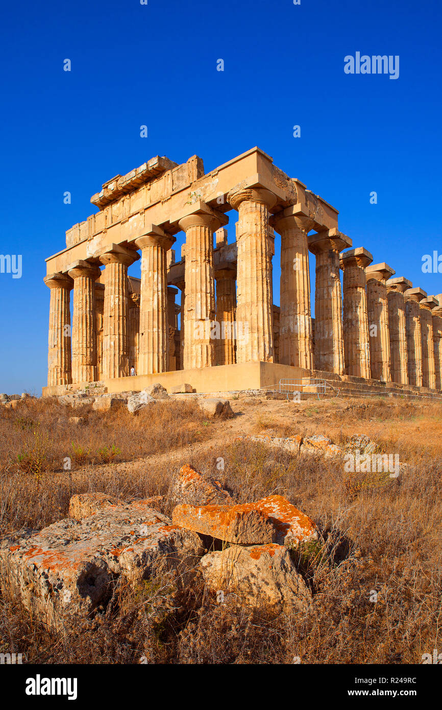 Old view selinunte ruins hi-res stock photography and images - Alamy