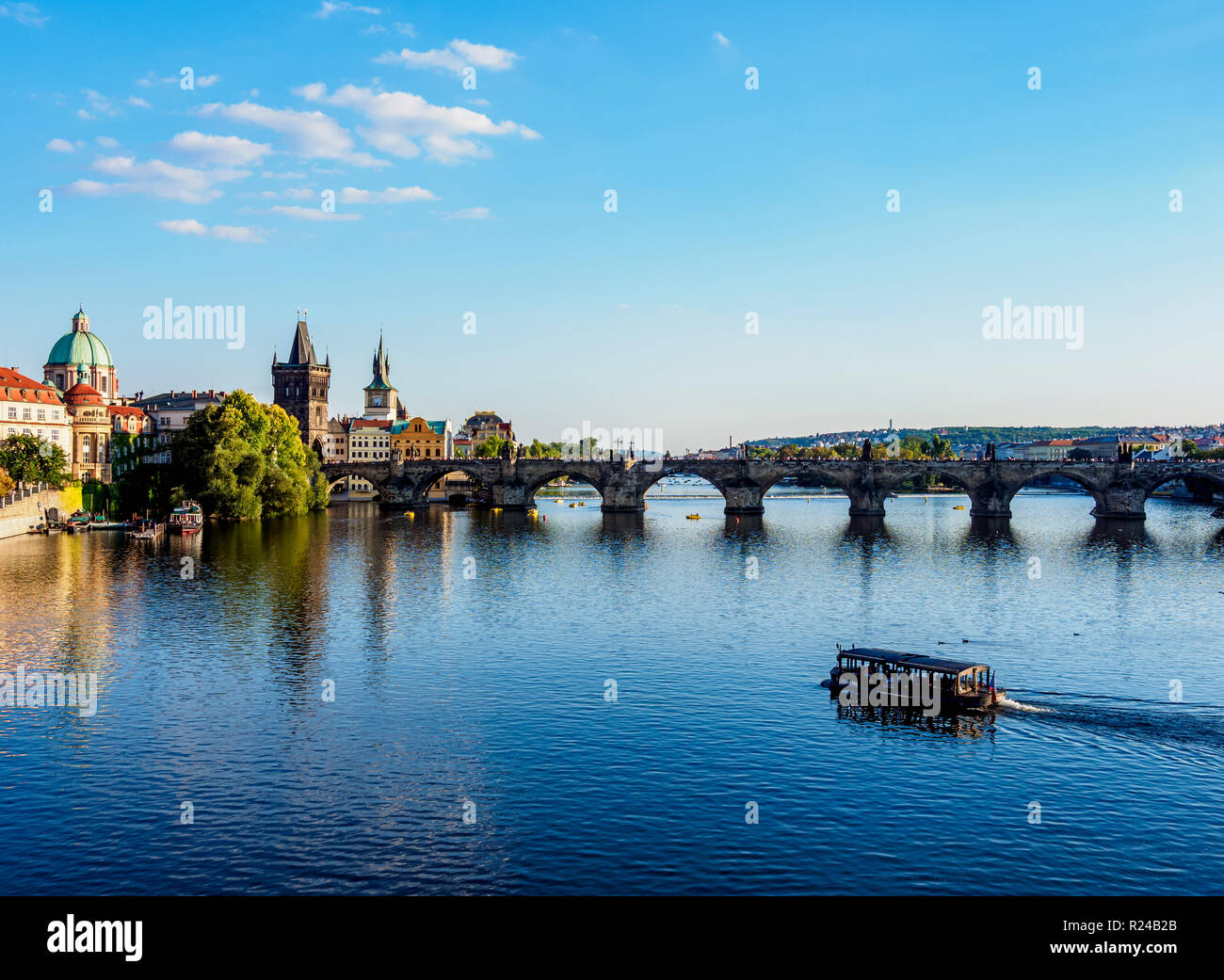 Charles Bridge and Vltava River, Prague, UNESCO World Heritage Site ...