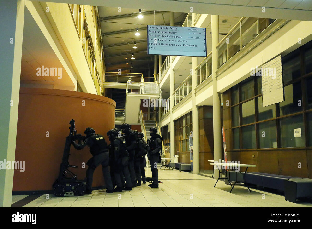 Training exercise members garda emergency response unit eru hi-res ...