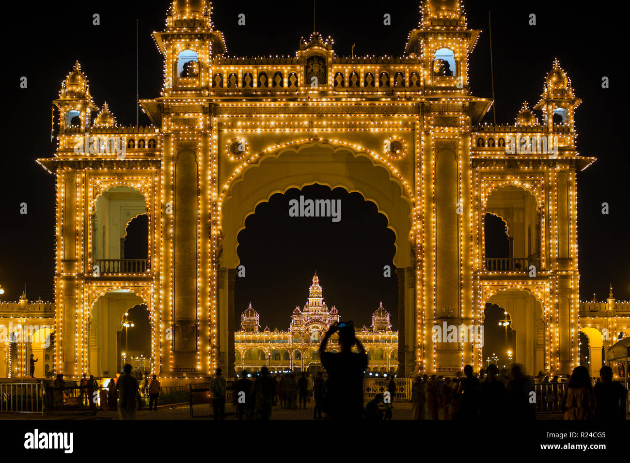 City Palace, entrance gateway to the Maharaja's Palace, Mysore ...