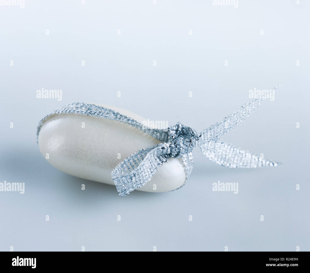 Coated almond candies hi-res stock photography and images - Alamy