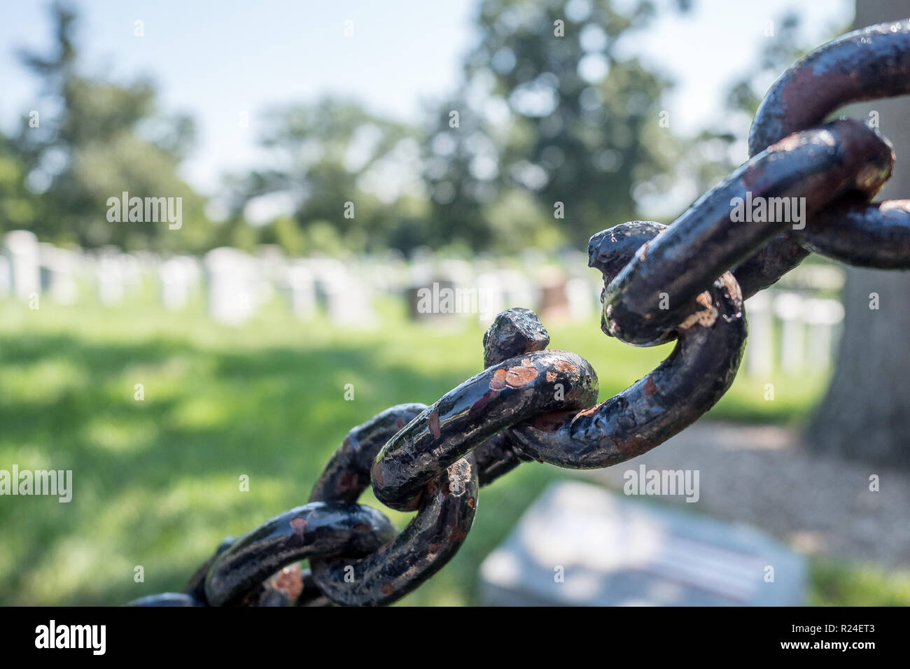 black chain with rust and broken link Stock Photo - Alamy