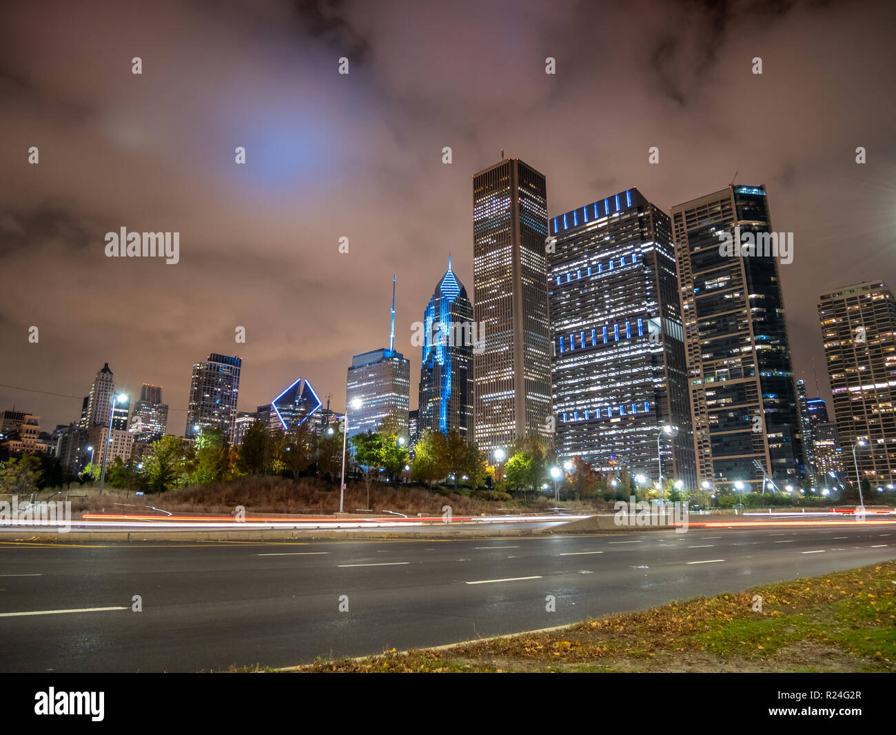 Skinny tall buildings hi-res stock photography and images - Alamy