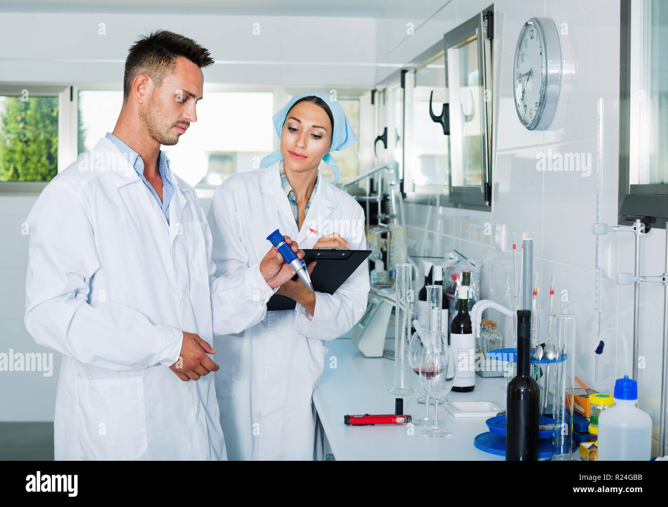 Working in laboratory sugar hi-res stock photography and images - Alamy