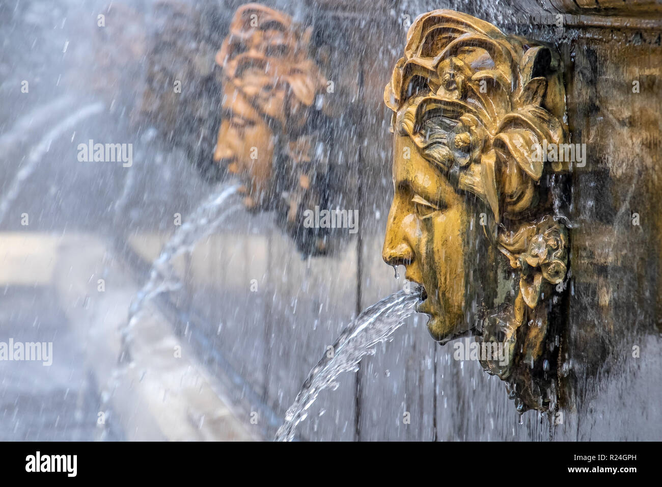 Water gargoyles hi-res stock photography and images - Alamy