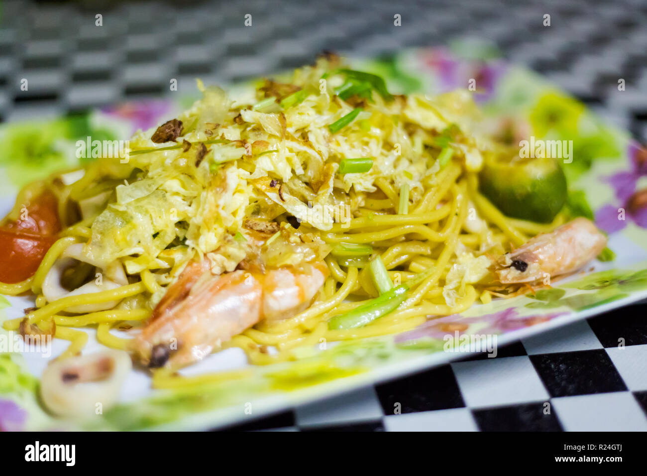 Mee goreng hi-res stock photography and images - Alamy