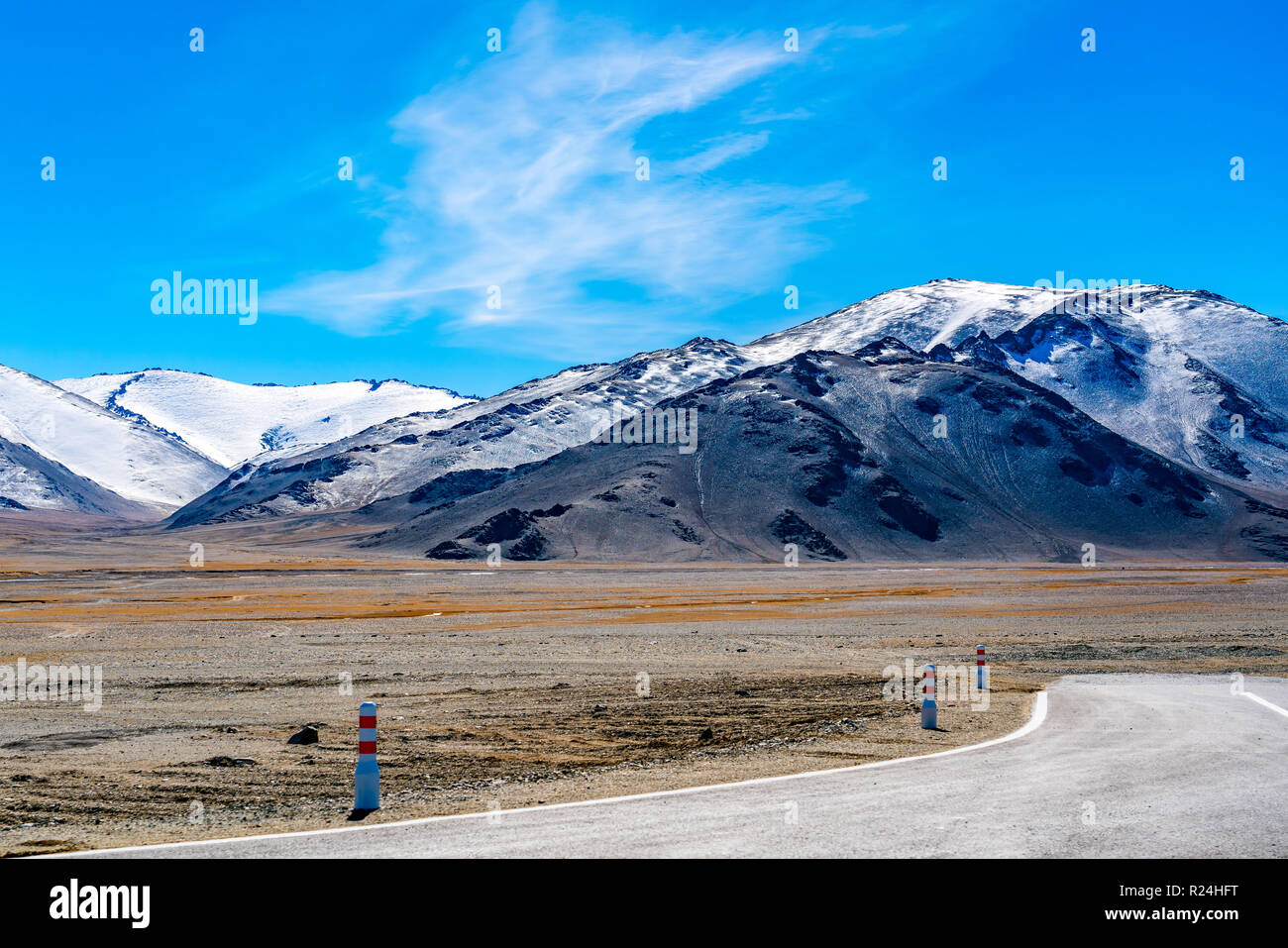 Mongolian highway hi-res stock photography and images - Alamy