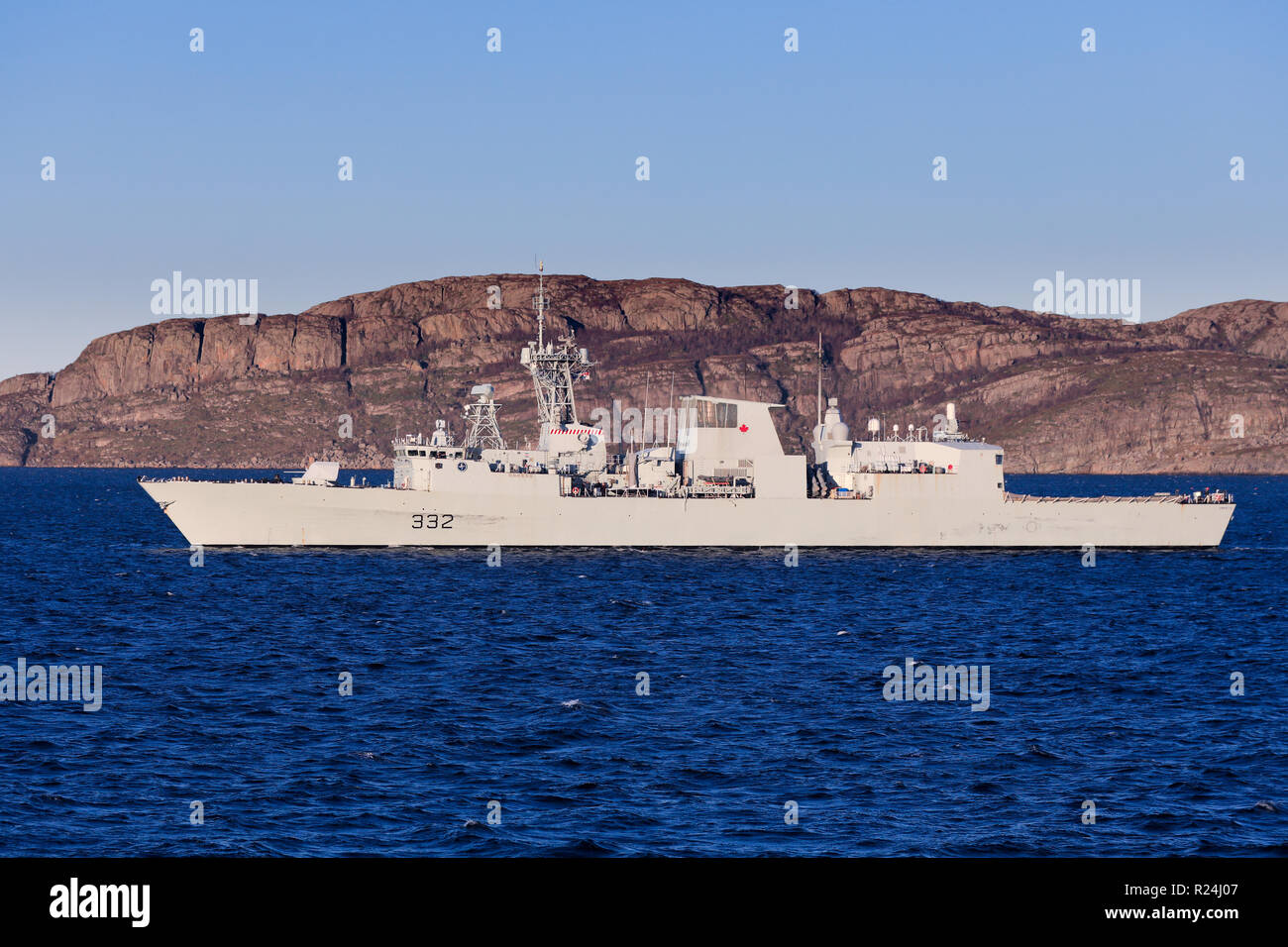 Royal canadian halifax class frigate hi-res stock photography and ...