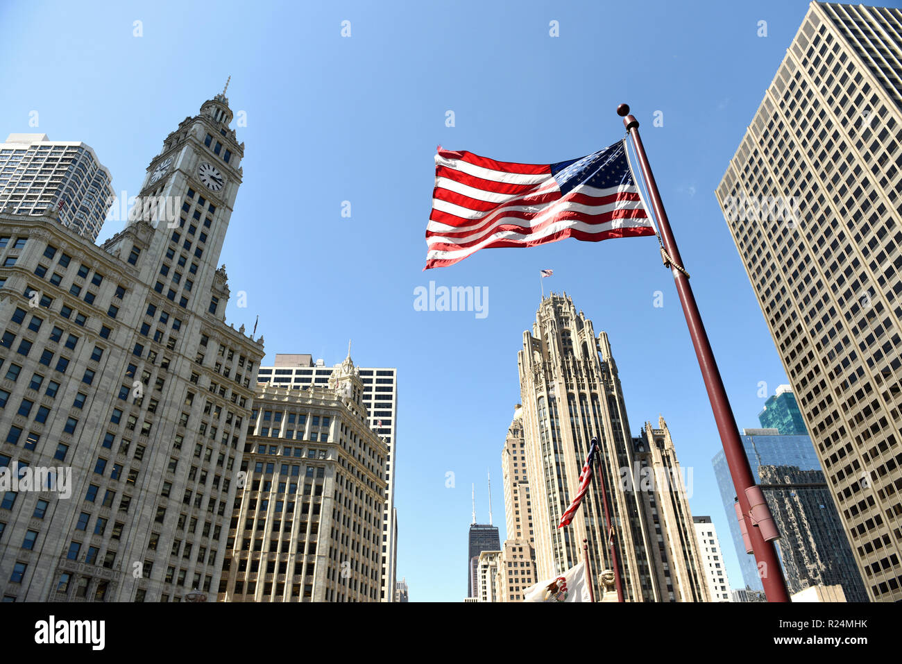 Flag illinois waving in hi-res stock photography and images - Alamy