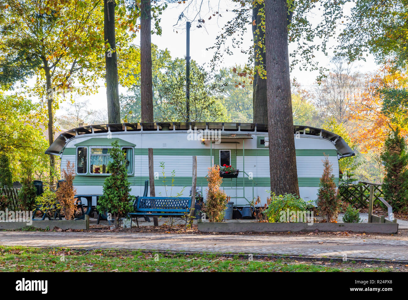 Green caravan hi-res stock photography and images - Alamy