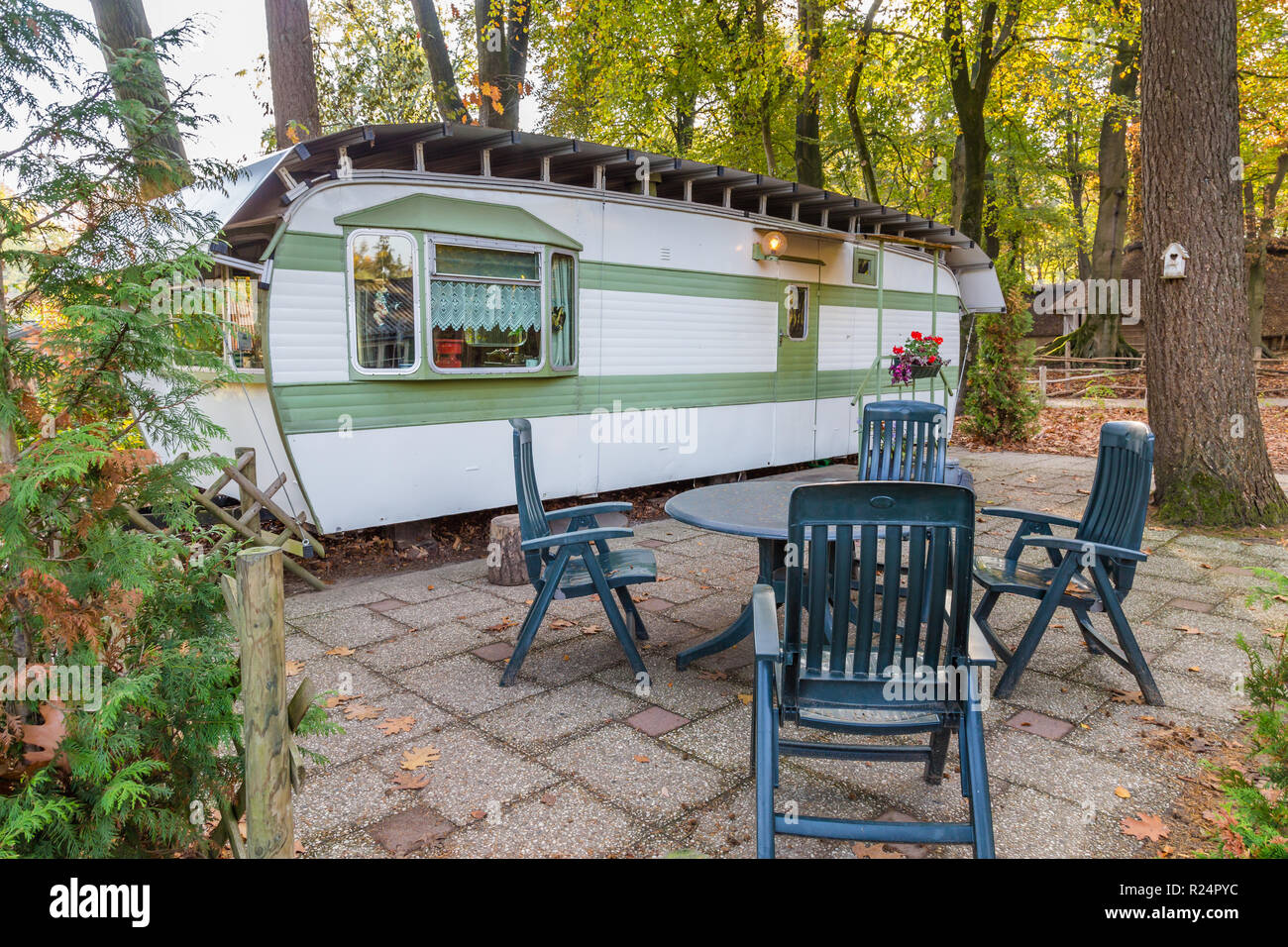 Green caravan hi-res stock photography and images - Alamy