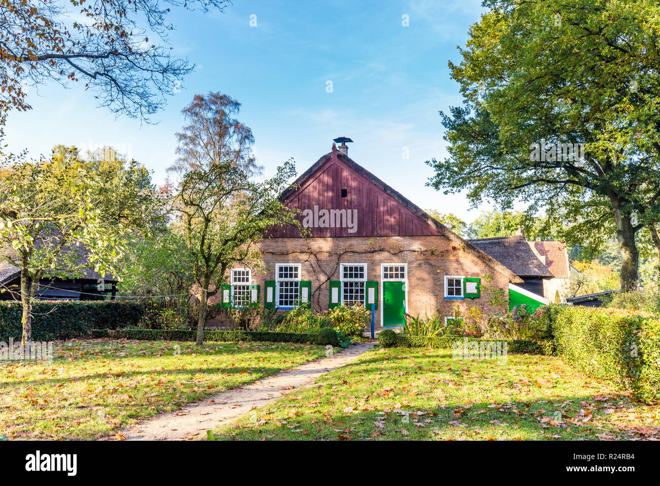 Idyllic Dutch farmhouse typical for the northern province of Groningen ...