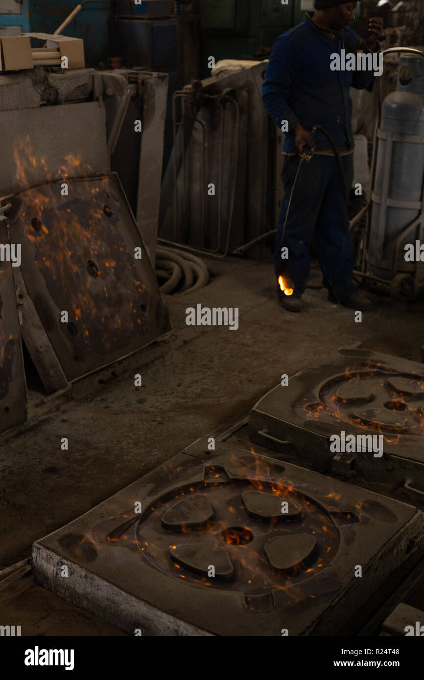 Metal casting molds hi-res stock photography and images - Alamy