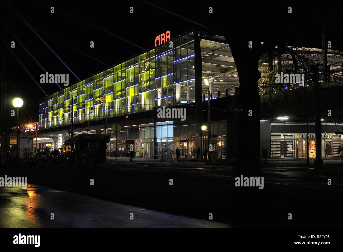 Wien praterstern railway station hi-res stock photography and images ...