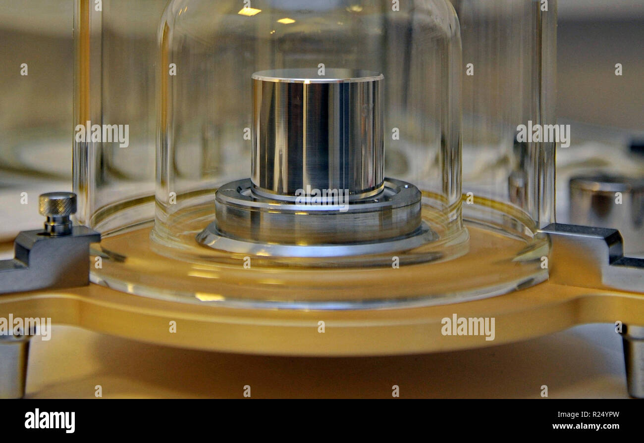 Platinum iridium hi-res stock photography and images - Alamy