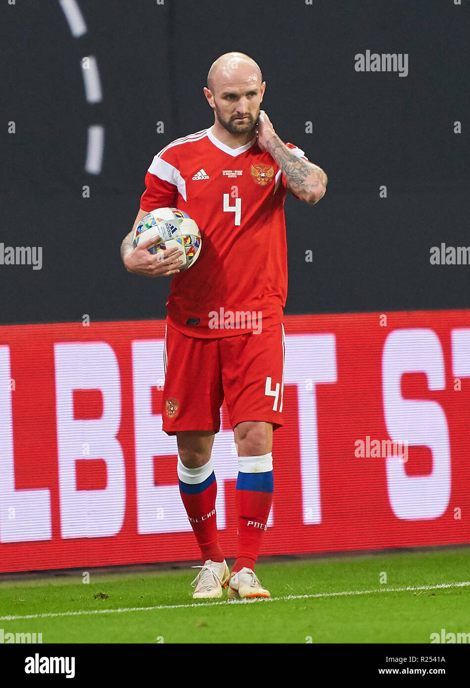 Leipzig, Germany. 15th Nov 2018. Konstantin RAUSCH, Russia Nr.4 drives ...